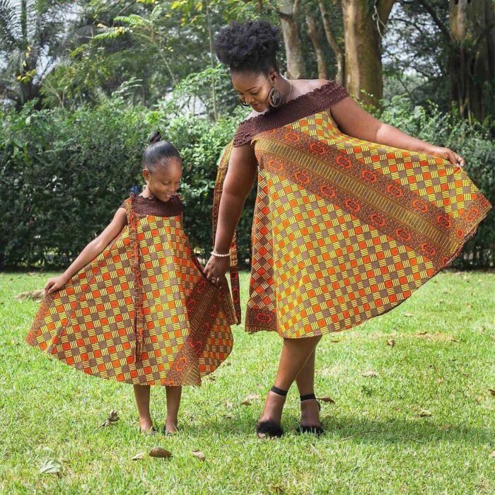 46 Adorable Mother-Daughter Matching Dresses and Family Outfits That ...