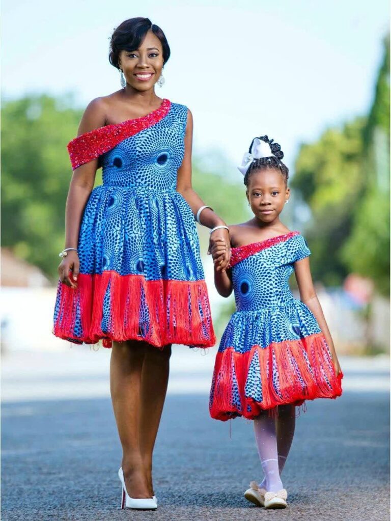46 Adorable Mother-Daughter Matching Dresses and Family Outfits That ...