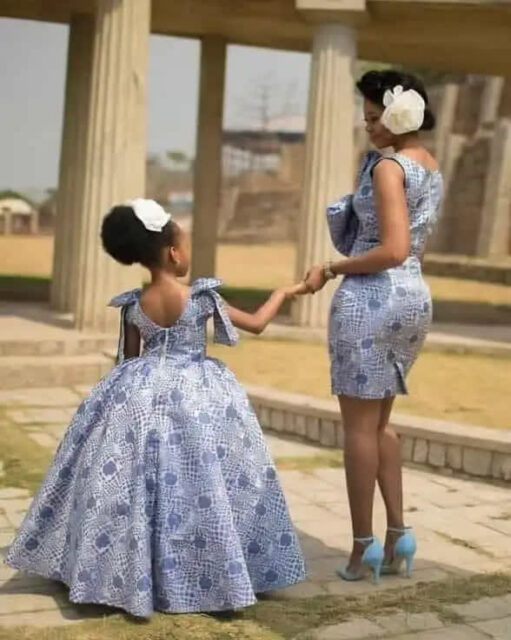 46 Adorable Mother-Daughter Matching Dresses and Family Outfits That ...