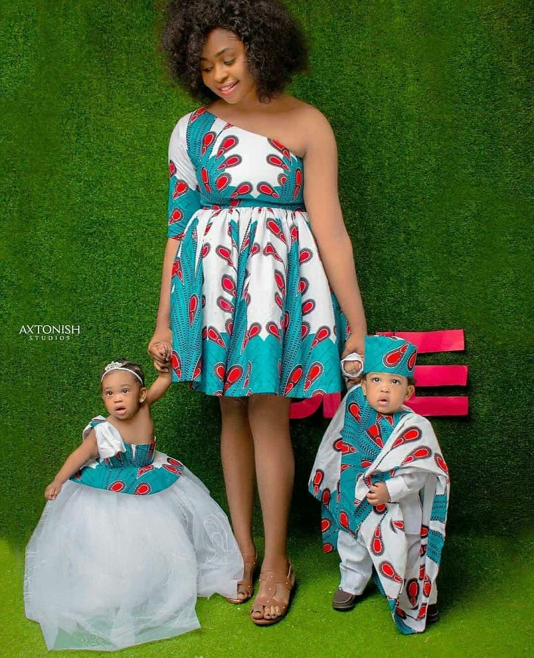 46 Adorable Mother-Daughter Matching Dresses and Family Outfits That ...