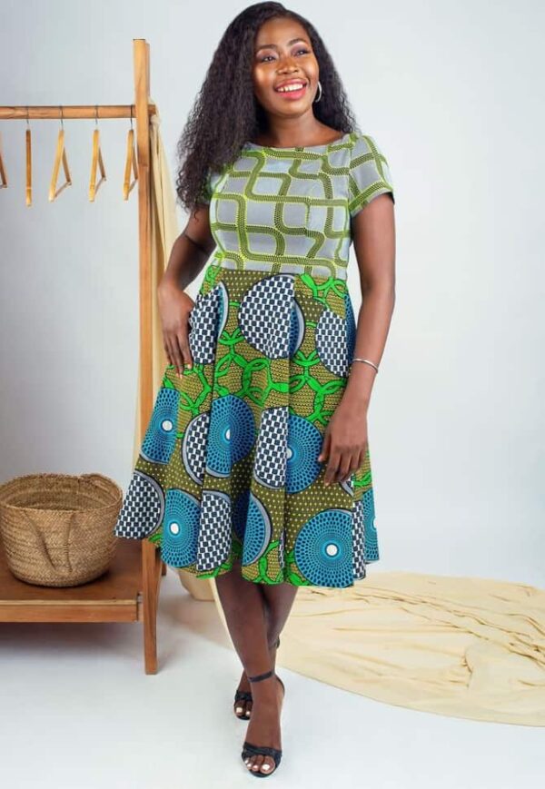 How To Create A Stylish And Fascinating Outfit By Mixing Prints And ...