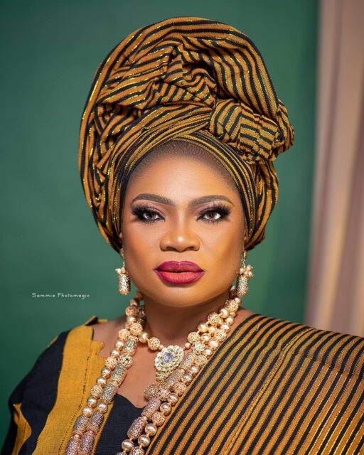 20+ Fascinating Aso-Oke For Fashionable Mothers, Moms, And Wives ...
