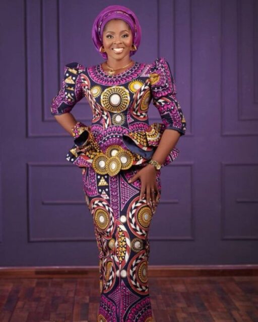 Blouse and Skirt Outfits You Can Wear To Look Elegant At Any Occasion ...