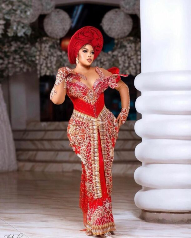 25+ Amazing Lace Gown Styles You Should Consider - OD9JASTYLES